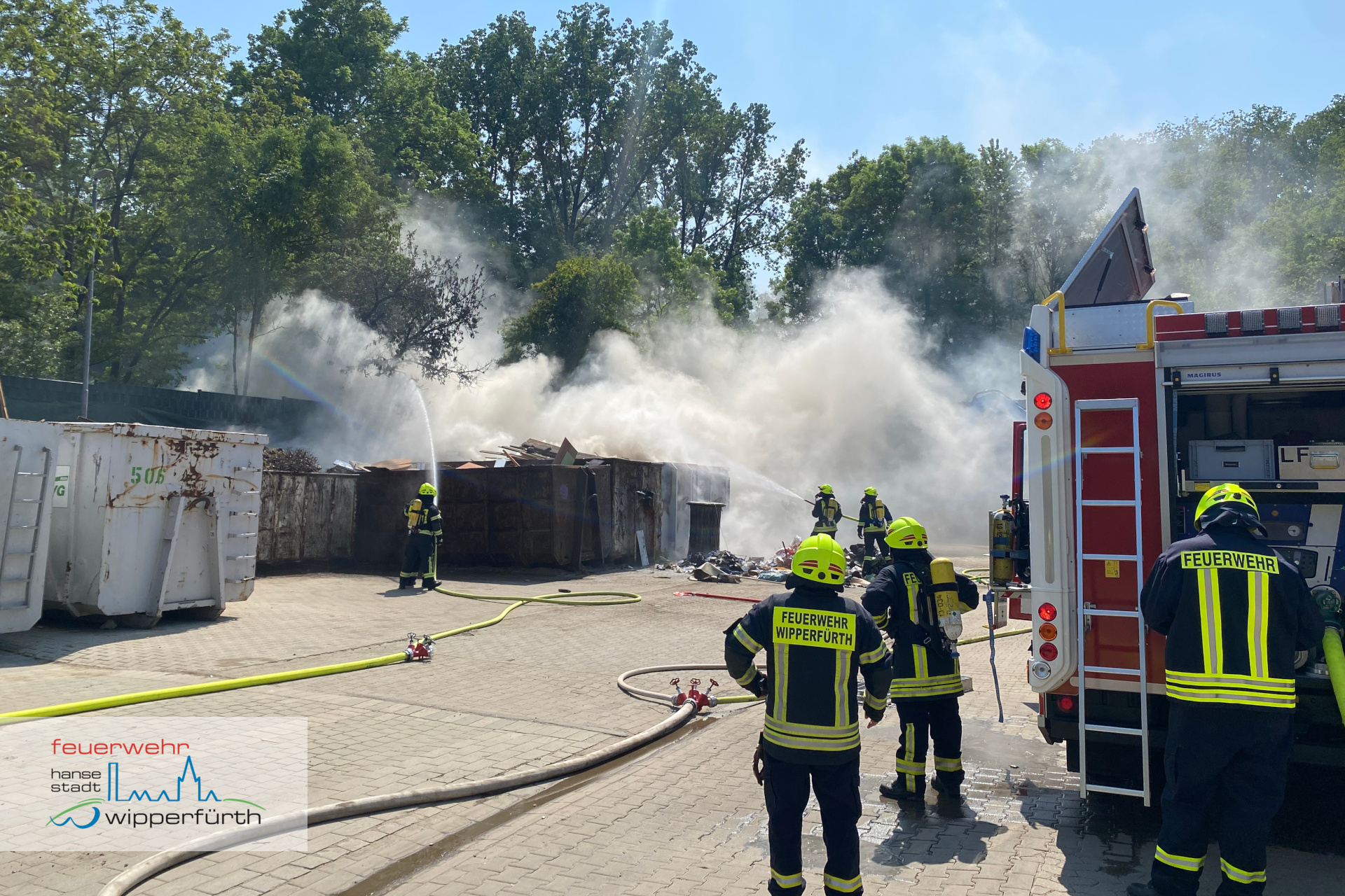 Brennt Müll am Gebäude - Freiwillige Feuerwehr Hansestadt Wipperfürth